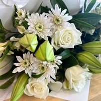 White Bouquet | My Florist Launceston Tasmania & Metaphysical ...